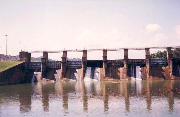 Dino's Panama Photos - Pictures of Panama and the Canal Zone. #1